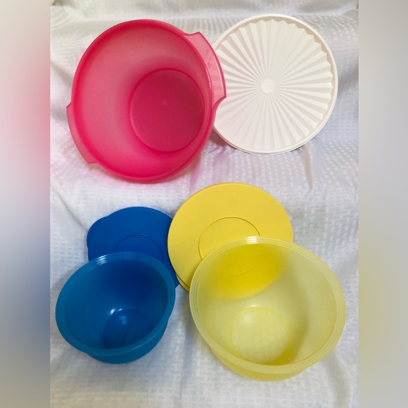 Tupperware | Kitchen | Tupperware 3 Assorted Containers W Lids Fit ...
